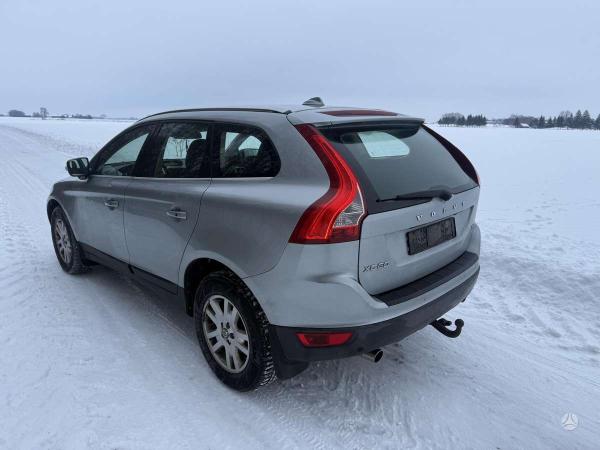 Pelēks Volvo XC60 2009 Ukmergė, ar dzinēja tilpumu 2.40 L un nobraukumu 448 tūkst. km par 7000 €, foto 6 vietnē AUTOMOTO.COM.LV