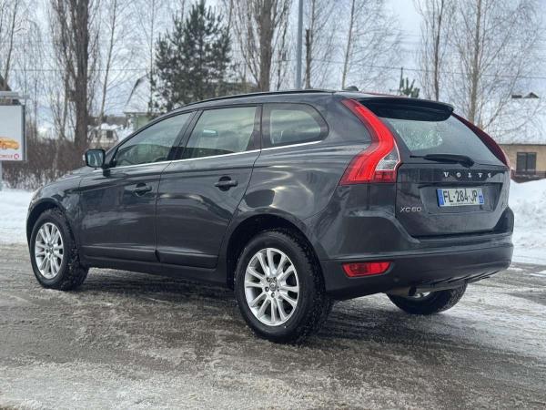 Pelēks Volvo XC60 2009 Tauragė, ar dzinēja tilpumu 2.40 L un nobraukumu 278 tūkst. km par 6700 €, foto 3 vietnē AUTOMOTO.COM.LV