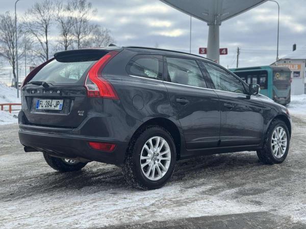 Pelēks Volvo XC60 2009 Tauragė, ar dzinēja tilpumu 2.40 L un nobraukumu 278 tūkst. km par 6700 €, foto 8 vietnē AUTOMOTO.COM.LV