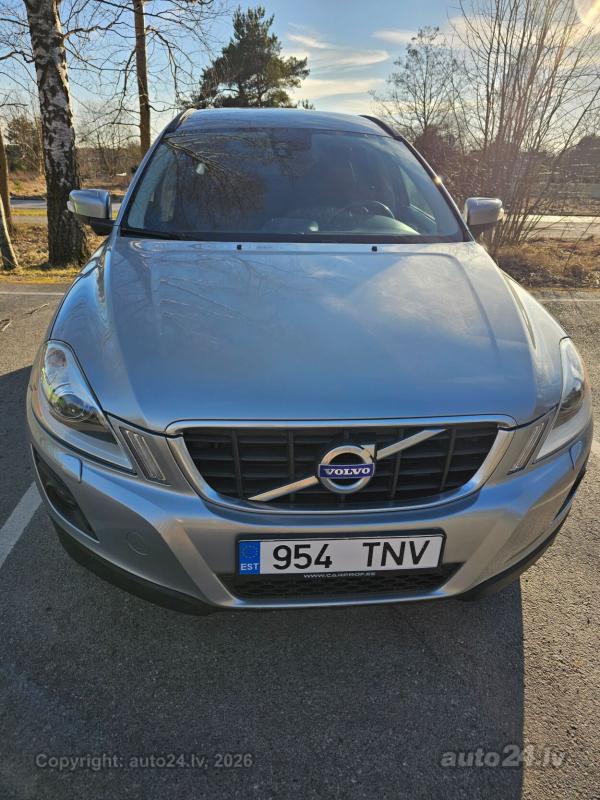 Grey Volvo XC60 2009 in Tallinn, with an engine capacity of 2.40 L and mileage of 303 thousand km for 7499 €, photo 2 on AUTOMOTO.COM.LV