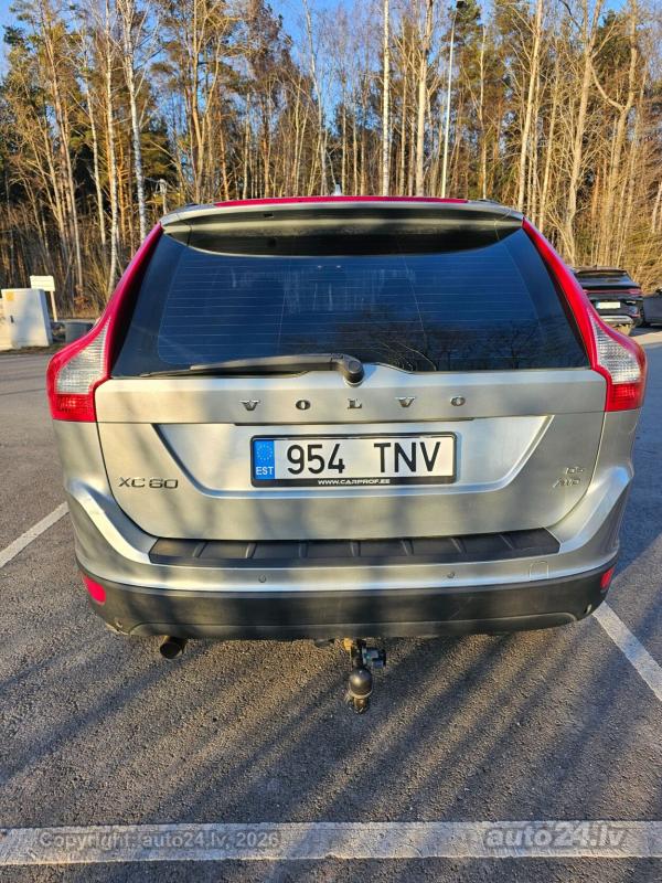 Grey Volvo XC60 2009 in Tallinn, with an engine capacity of 2.40 L and mileage of 303 thousand km for 7499 €, photo 5 on AUTOMOTO.COM.LV
