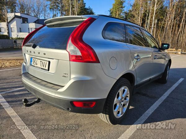 Grey Volvo XC60 2009 in Tallinn, with an engine capacity of 2.40 L and mileage of 303 thousand km for 7499 €, photo 6 on AUTOMOTO.COM.LV