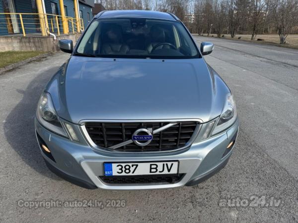 Grey Volvo XC60 2009 in Rapla, with an engine capacity of 2.40 L and mileage of 382 thousand km for 5900 €, photo 3 on AUTOMOTO.COM.LV