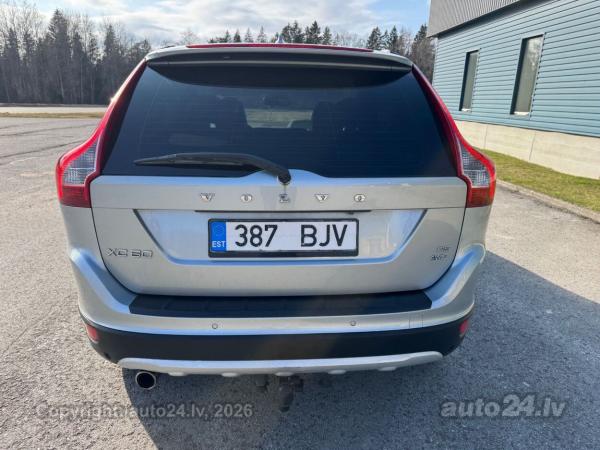 Grey Volvo XC60 2009 in Rapla, with an engine capacity of 2.40 L and mileage of 382 thousand km for 5900 €, photo 7 on AUTOMOTO.COM.LV