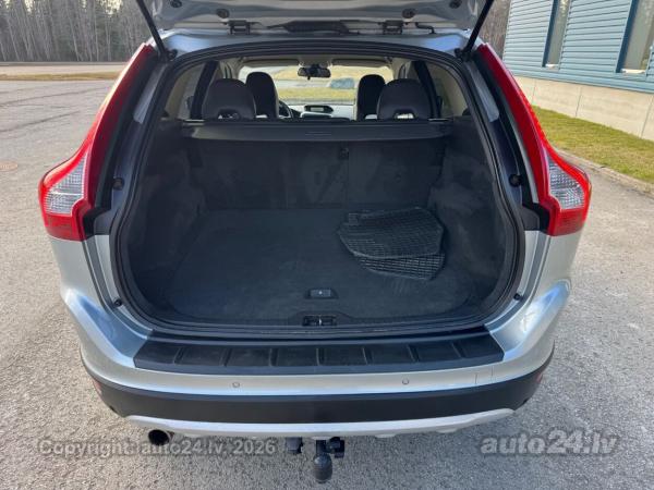 Grey Volvo XC60 2009 in Rapla, with an engine capacity of 2.40 L and mileage of 382 thousand km for 5900 €, photo 8 on AUTOMOTO.COM.LV