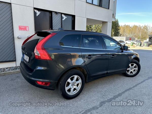 Grey Volvo XC60 2009 in Tartu, with an engine capacity of 2.40 L and mileage of 370 thousand km for 5799 €, photo 4 on AUTOMOTO.COM.LV