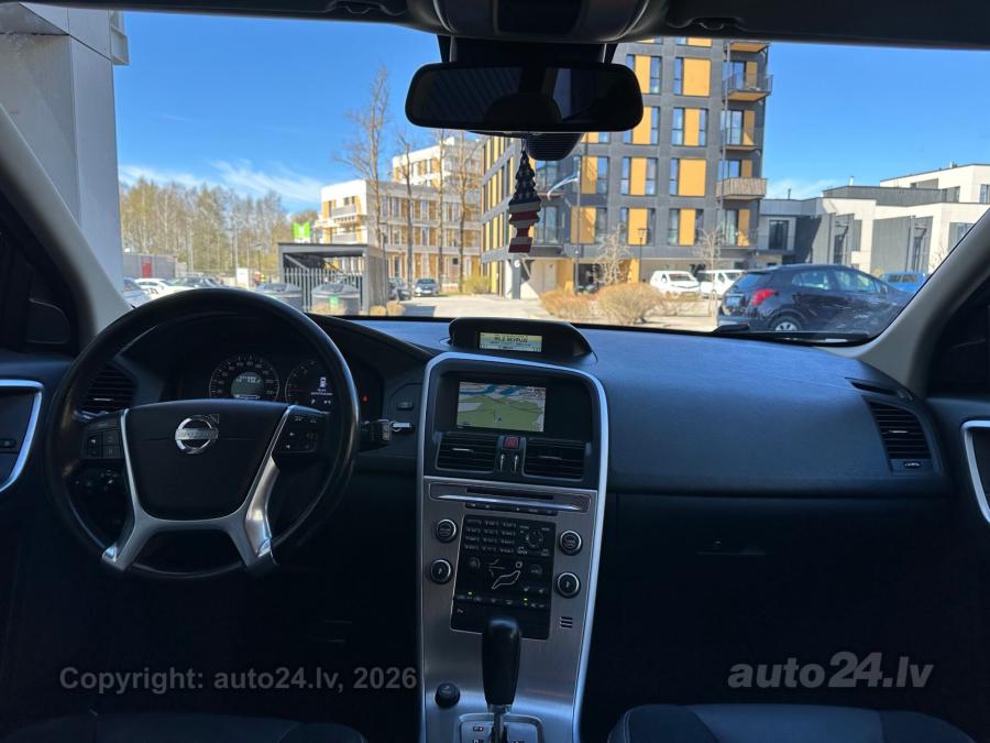 Pelēks Volvo XC60 2009 Tartu, ar dzinēja tilpumu 2.40 L un nobraukumu 370 tūkst. km par 5799 €, foto 12 vietnē AUTOMOTO.COM.LV
