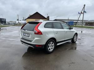 Grey Volvo XC60 2009 in Kaunas, with an engine capacity of 2.40 L and mileage of 383 thousand km for 5750 €, photo 4 on AUTOMOTO.COM.LV