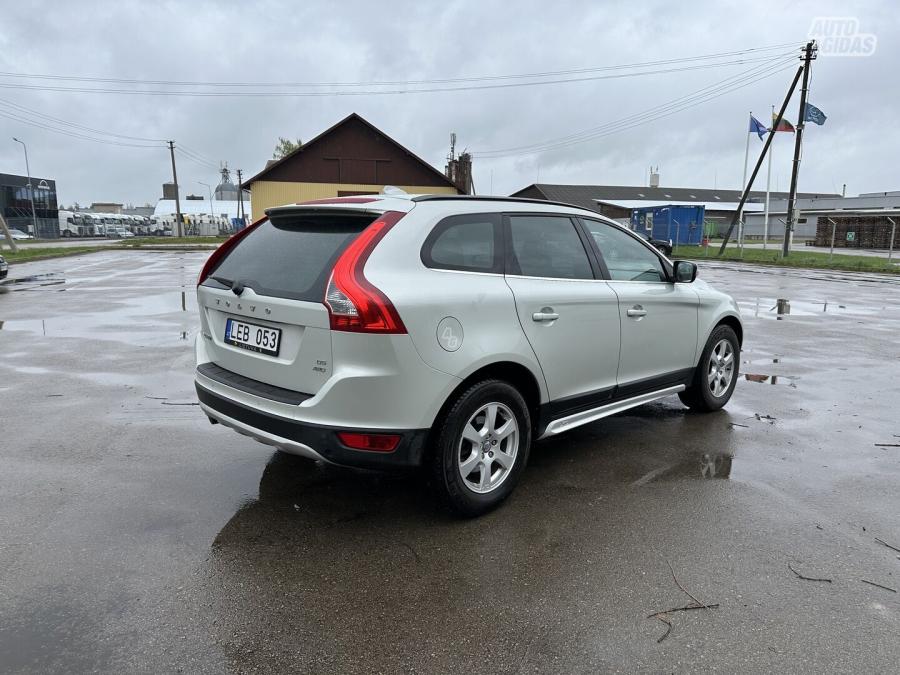 Grey Volvo XC60 2009 in Kaunas, with an engine capacity of 2.40 L and mileage of 383 thousand km for 5750 €, photo 4 on AUTOMOTO.COM.LV