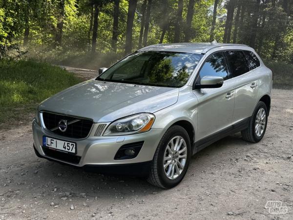 Grey Volvo XC60 2009 in Siauliai, with an engine capacity of 2.40 L and mileage of 332 thousand km for 5850 €, photo 1 on AUTOMOTO.COM.LV