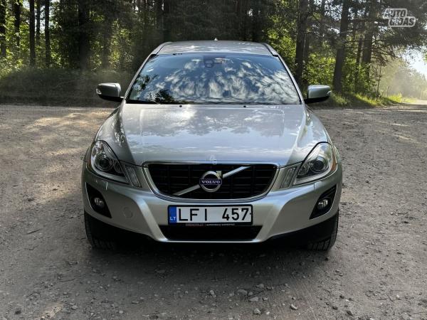 Grey Volvo XC60 2009 in Siauliai, with an engine capacity of 2.40 L and mileage of 332 thousand km for 5850 €, photo 2 on AUTOMOTO.COM.LV