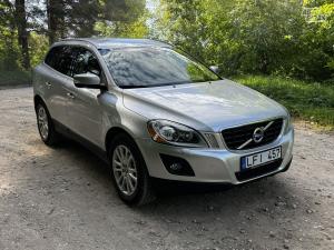 Grey Volvo XC60 2009 in Siauliai, with an engine capacity of 2.40 L and mileage of 332 thousand km for 5850 €, photo 4 on AUTOMOTO.COM.LV