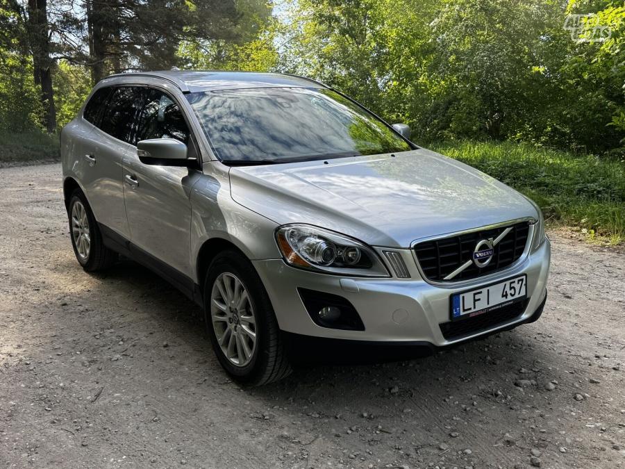 Grey Volvo XC60 2009 in Siauliai, with an engine capacity of 2.40 L and mileage of 332 thousand km for 5850 €, photo 4 on AUTOMOTO.COM.LV