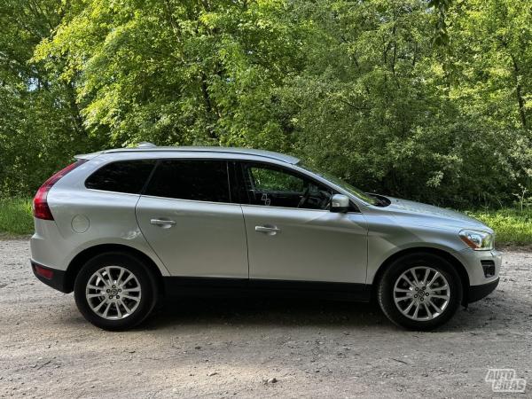 Grey Volvo XC60 2009 in Siauliai, with an engine capacity of 2.40 L and mileage of 332 thousand km for 5850 €, photo 4 on AUTOMOTO.COM.LV