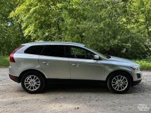 Grey Volvo XC60 2009 in Siauliai, with an engine capacity of 2.40 L and mileage of 332 thousand km for 5850 €, photo 5 on AUTOMOTO.COM.LV