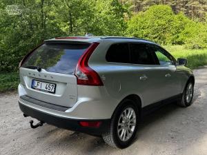 Grey Volvo XC60 2009 in Siauliai, with an engine capacity of 2.40 L and mileage of 332 thousand km for 5850 €, photo 6 on AUTOMOTO.COM.LV