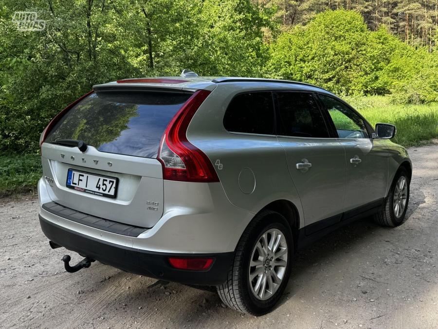 Grey Volvo XC60 2009 in Siauliai, with an engine capacity of 2.40 L and mileage of 332 thousand km for 5850 €, photo 6 on AUTOMOTO.COM.LV