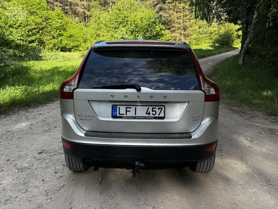 Grey Volvo XC60 2009 in Siauliai, with an engine capacity of 2.40 L and mileage of 332 thousand km for 5850 €, photo 7 on AUTOMOTO.COM.LV