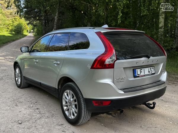 Grey Volvo XC60 2009 in Siauliai, with an engine capacity of 2.40 L and mileage of 332 thousand km for 5850 €, photo 7 on AUTOMOTO.COM.LV