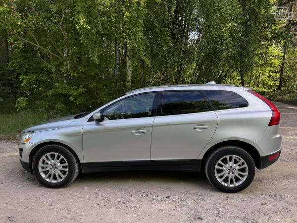 Grey Volvo XC60 2009 in Siauliai, with an engine capacity of 2.40 L and mileage of 332 thousand km for 5850 €, photo 8 on AUTOMOTO.COM.LV