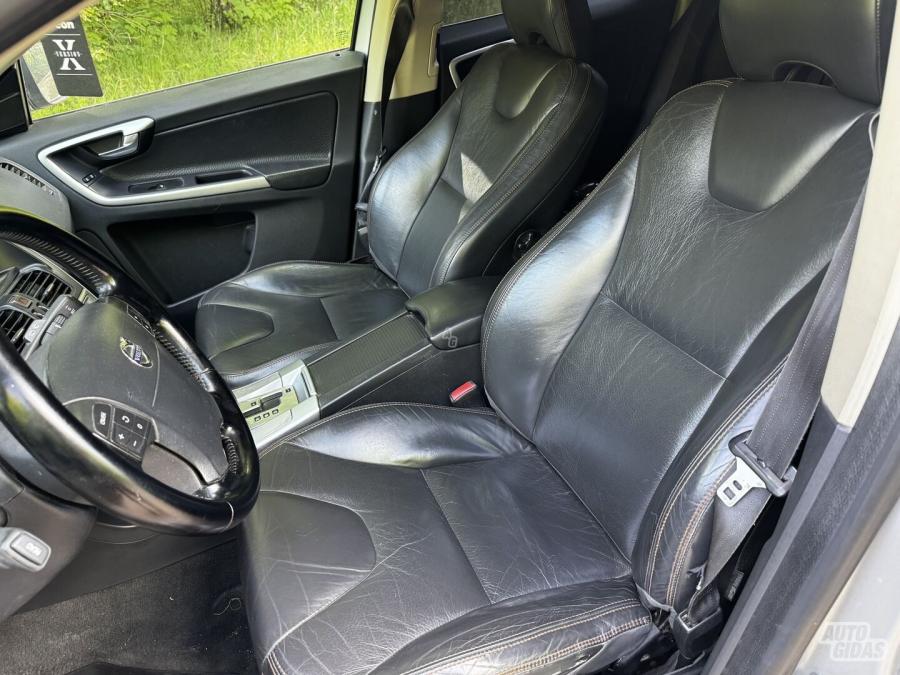 Grey Volvo XC60 2009 in Siauliai, with an engine capacity of 2.40 L and mileage of 332 thousand km for 5850 €, photo 10 on AUTOMOTO.COM.LV