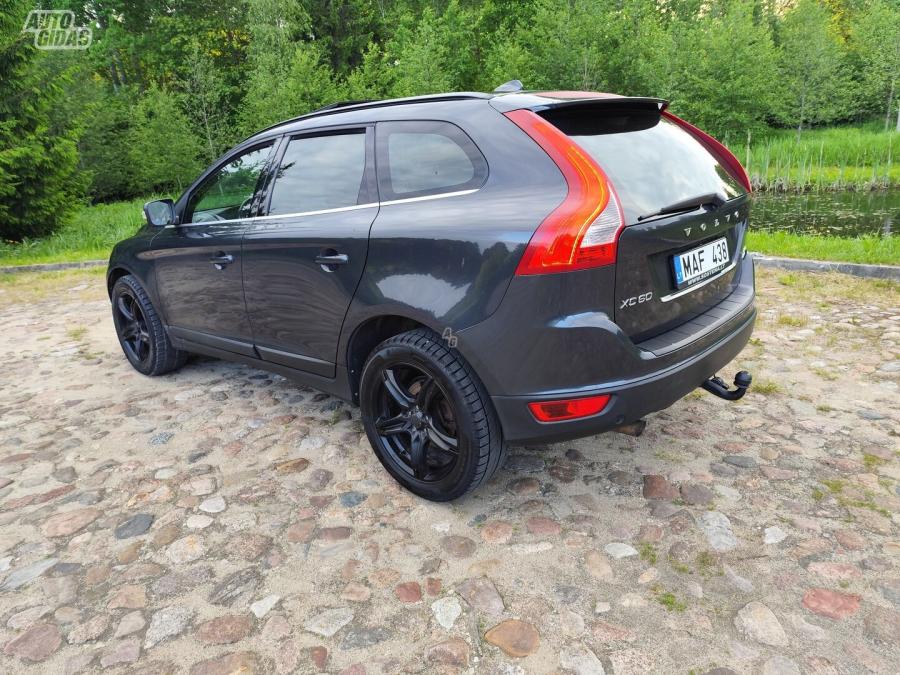 Grey Volvo XC60 2009 in Telschi, with an engine capacity of 2.40 L and mileage of 308 thousand km for 4750 €, photo 8 on AUTOMOTO.COM.LV