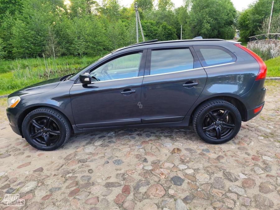 Grey Volvo XC60 2009 in Telschi, with an engine capacity of 2.40 L and mileage of 308 thousand km for 4750 €, photo 9 on AUTOMOTO.COM.LV