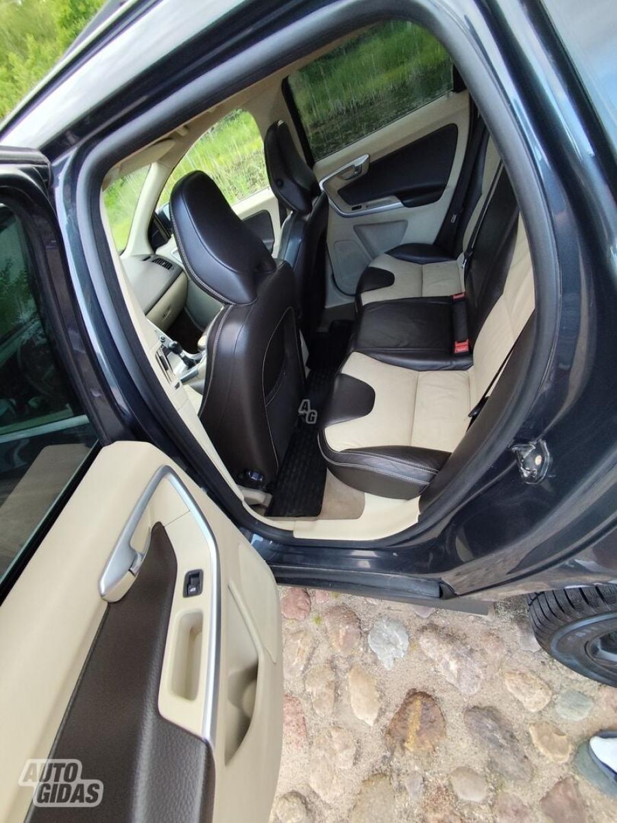 Grey Volvo XC60 2009 in Telschi, with an engine capacity of 2.40 L and mileage of 308 thousand km for 4750 €, photo 10 on AUTOMOTO.COM.LV