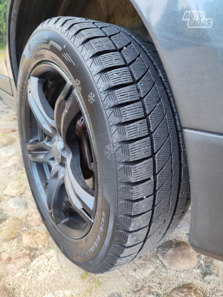 Grey Volvo XC60 2009 in Telschi, with an engine capacity of 2.40 L and mileage of 308 thousand km for 4750 €, photo 16 on AUTOMOTO.COM.LV
