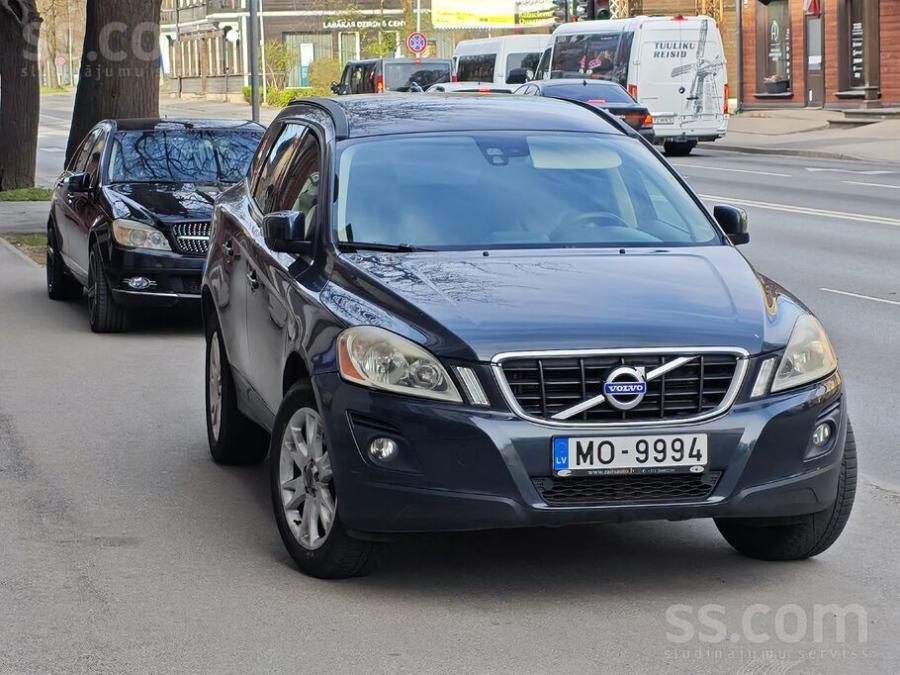 Grey Volvo XC60 2009 in Riga, with an engine capacity of 2.40 L and mileage of 390 thousand km for 4500 €, photo 1 on AUTOMOTO.COM.LV