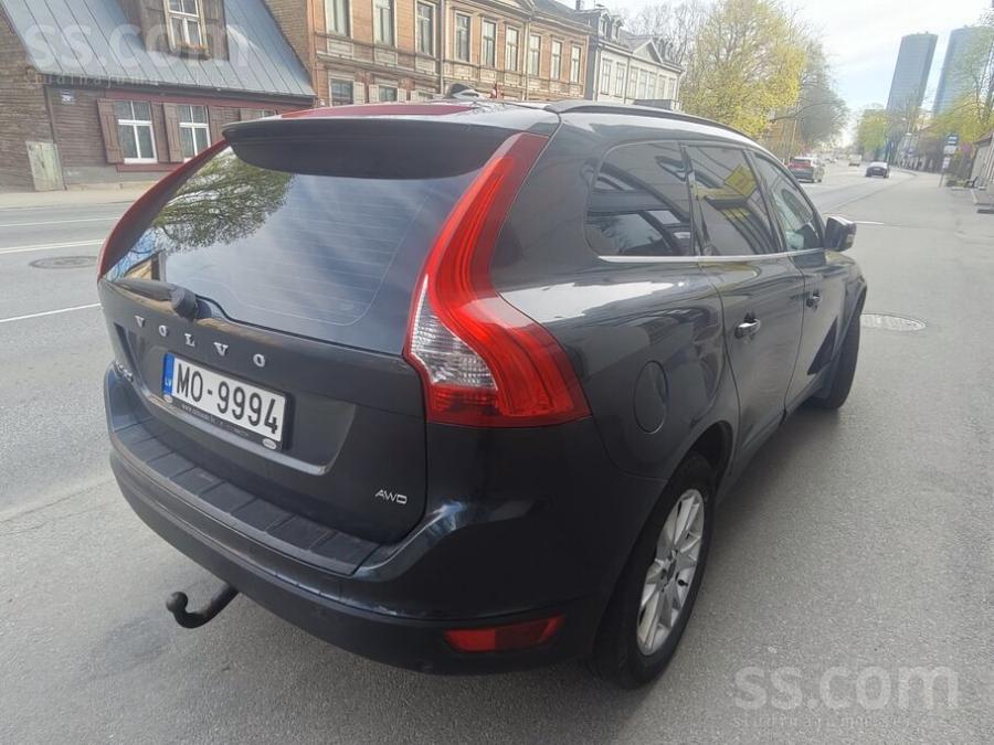 Grey Volvo XC60 2009 in Riga, with an engine capacity of 2.40 L and mileage of 390 thousand km for 4500 €, photo 3 on AUTOMOTO.COM.LV