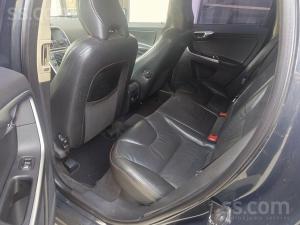 Grey Volvo XC60 2009 in Riga, with an engine capacity of 2.40 L and mileage of 390 thousand km for 4500 €, photo 10 on AUTOMOTO.COM.LV