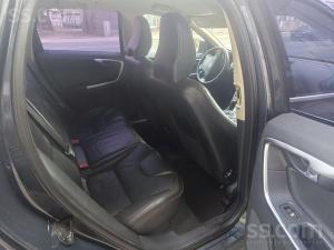 Grey Volvo XC60 2009 in Riga, with an engine capacity of 2.40 L and mileage of 390 thousand km for 4500 €, photo 12 on AUTOMOTO.COM.LV