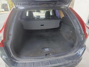 Grey Volvo XC60 2009 in Riga, with an engine capacity of 2.40 L and mileage of 390 thousand km for 4500 €, photo 13 on AUTOMOTO.COM.LV