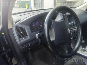 Grey Volvo XC60 2009 in Riga, with an engine capacity of 2.40 L and mileage of 390 thousand km for 4500 €, photo 14 on AUTOMOTO.COM.LV