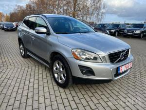 Grey Volvo XC60 2009 in Talsi, with an engine capacity of 2.40 L and mileage of 251 thousand km for 9770 €, photo 3 on AUTOMOTO.COM.LV