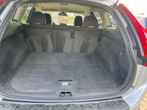 Grey Volvo XC60 2009 in Talsi, with an engine capacity of 2.40 L and mileage of 251 thousand km for 9770 €, photo 9 on AUTOMOTO.COM.LV