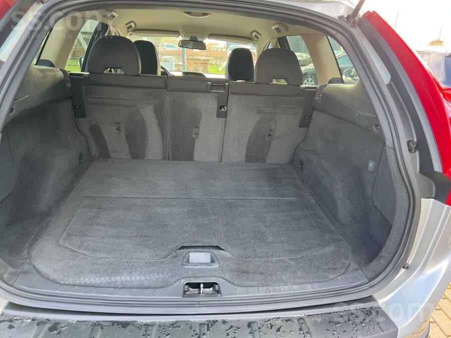 Grey Volvo XC60 2009 in Talsi, with an engine capacity of 2.40 L and mileage of 251 thousand km for 9770 €, photo 9 on AUTOMOTO.COM.LV