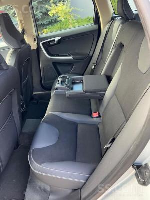 Grey Volvo XC60 2009 in Talsi, with an engine capacity of 2.40 L and mileage of 251 thousand km for 9770 €, photo 13 on AUTOMOTO.COM.LV