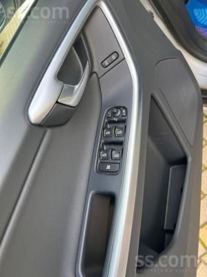Grey Volvo XC60 2009 in Talsi, with an engine capacity of 2.40 L and mileage of 251 thousand km for 9770 €, photo 19 on AUTOMOTO.COM.LV