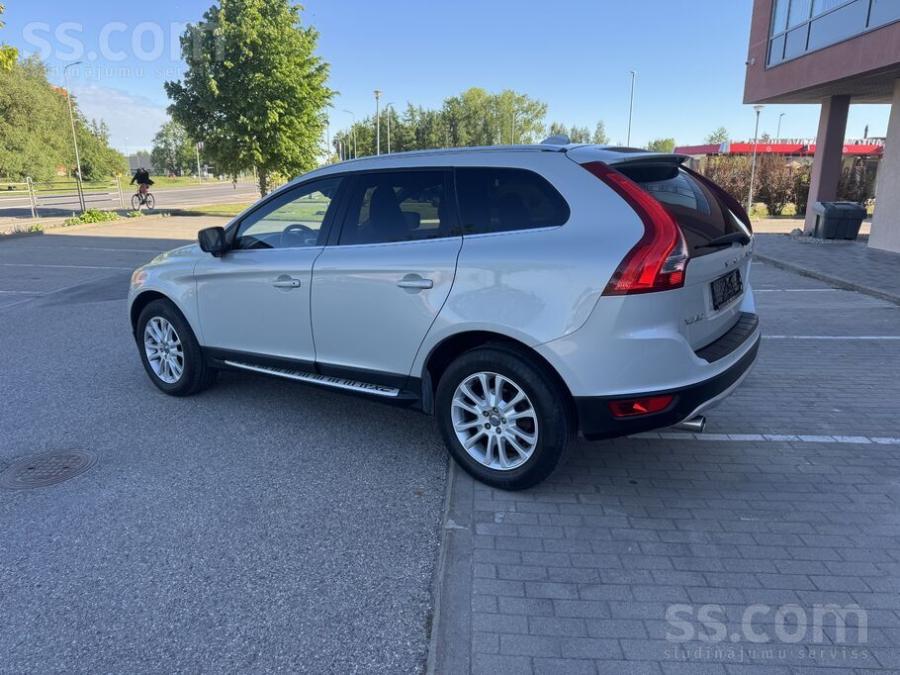 Pelēks Volvo XC60 2009 Jelgava, ar dzinēja tilpumu 2.40 L un nobraukumu 0 tūkst. km par 8750 €, foto 8 vietnē AUTOMOTO.COM.LV