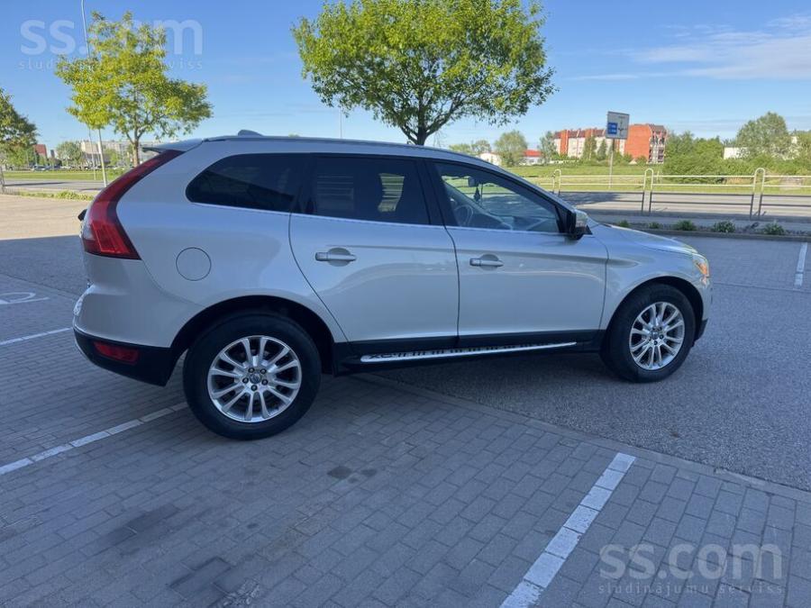 Pelēks Volvo XC60 2009 Jelgava, ar dzinēja tilpumu 2.40 L un nobraukumu 0 tūkst. km par 8750 €, foto 10 vietnē AUTOMOTO.COM.LV