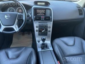 Pelēks Volvo XC60 2009 Jelgava, ar dzinēja tilpumu 2.40 L un nobraukumu 0 tūkst. km par 8750 €, foto 12 vietnē AUTOMOTO.COM.LV