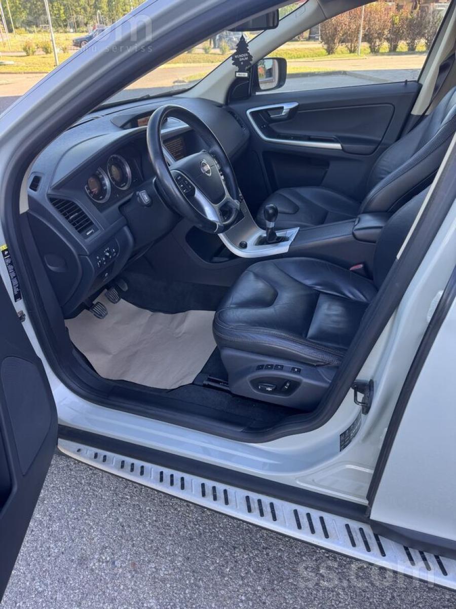 Pelēks Volvo XC60 2009 Jelgava, ar dzinēja tilpumu 2.40 L un nobraukumu 0 tūkst. km par 8750 €, foto 13 vietnē AUTOMOTO.COM.LV