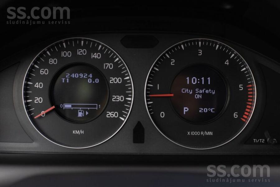 Grey Volvo XC60 2009 in Riga, with an engine capacity of 2.40 L and mileage of 241 thousand km for 6990 €, photo 19 on AUTOMOTO.COM.LV