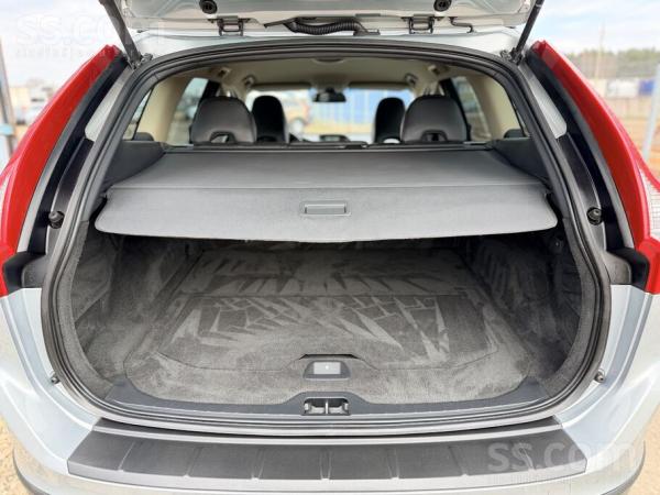 Pelēks Volvo XC60 2009 Rīga, ar dzinēja tilpumu 2.40 L un nobraukumu 230 tūkst. km par 9500 €, foto 5 vietnē AUTOMOTO.COM.LV