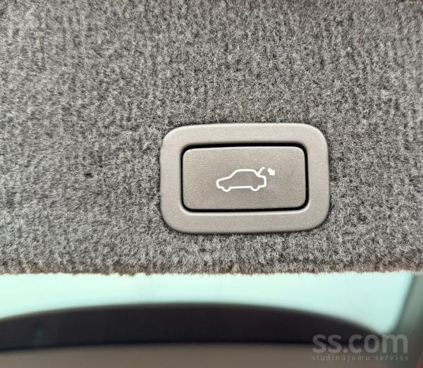 Pelēks Volvo XC60 2009 Rīga, ar dzinēja tilpumu 2.40 L un nobraukumu 230 tūkst. km par 9500 €, foto 8 vietnē AUTOMOTO.COM.LV