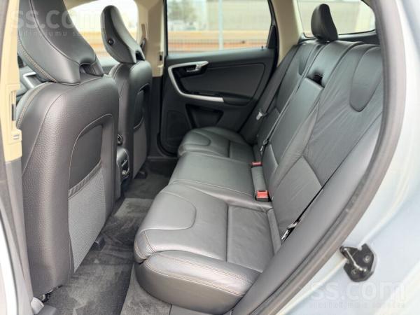 Pelēks Volvo XC60 2009 Rīga, ar dzinēja tilpumu 2.40 L un nobraukumu 230 tūkst. km par 9500 €, foto 9 vietnē AUTOMOTO.COM.LV