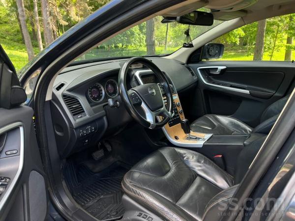 Pelēks Volvo XC60 2009 Rīga, ar dzinēja tilpumu 2.40 L un nobraukumu 0 tūkst. km par 4899 €, foto 9 vietnē AUTOMOTO.COM.LV