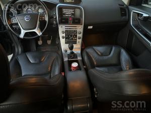 Pelēks Volvo XC60 2009 Bauska, ar dzinēja tilpumu 2.40 L un nobraukumu 334 tūkst. km par 7700 €, foto 2 vietnē AUTOMOTO.COM.LV